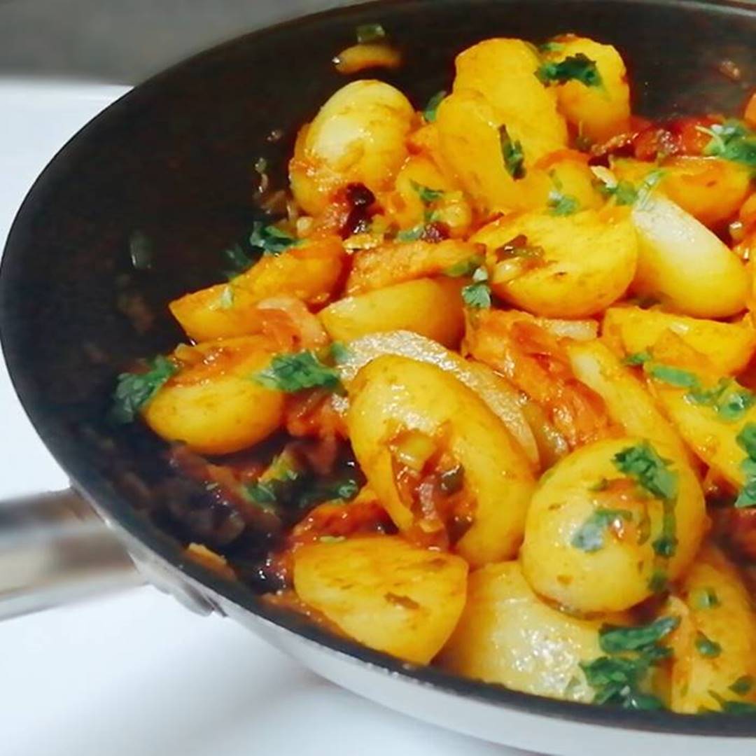 Easy peasy dinner – Romanian rustic bacon potatoes - RomanianCook