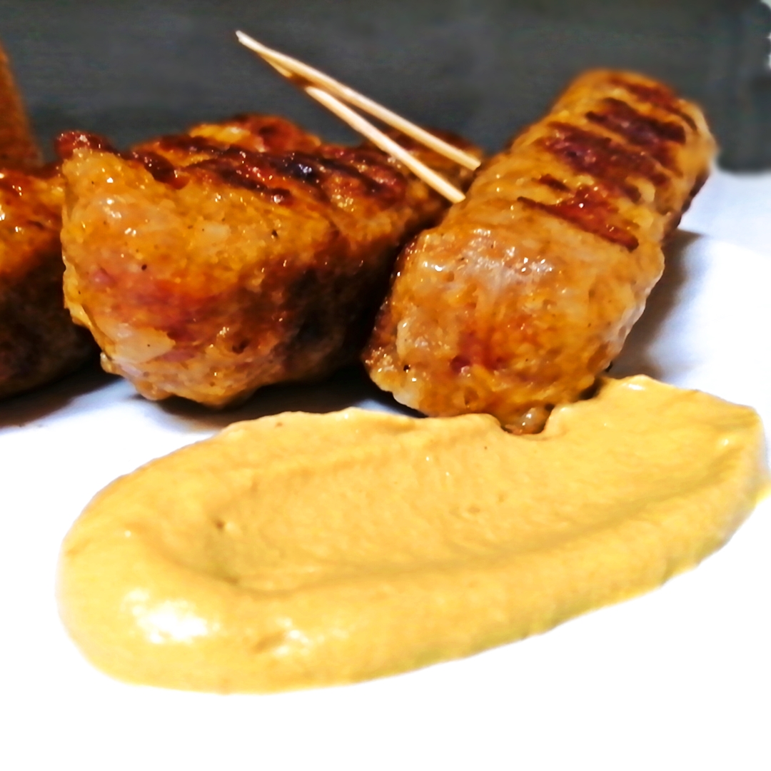 Traditional Romanian BBQ street food – Mititei (Mici) - RomanianCook